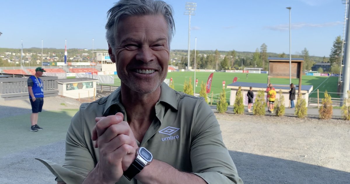 Smalt i bordet og gjorde grep - gnir seg i henda over tre poeng ...