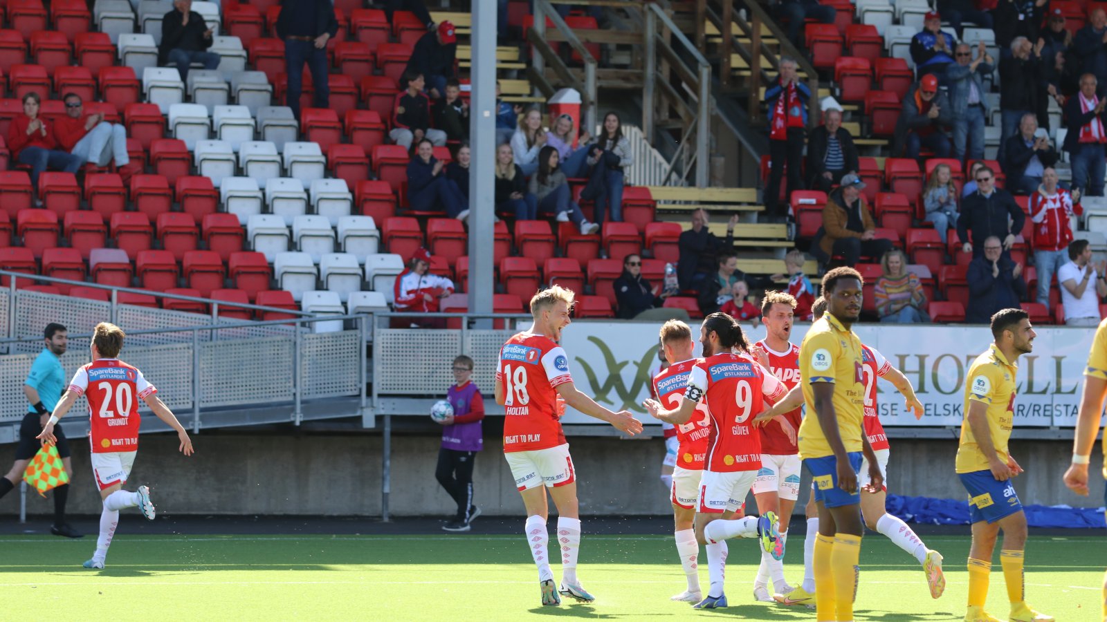 Svarte på hetsen med scoring: - Viser at en gammel mann kan score ... Svarte på hetsen med scoring: - Viser at en gammel mann kan score ...